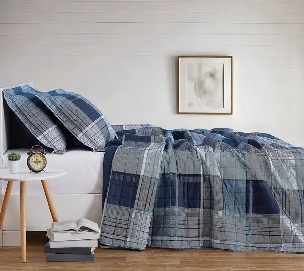 TRULY SOFT Trey King 3-piece Quilt Set