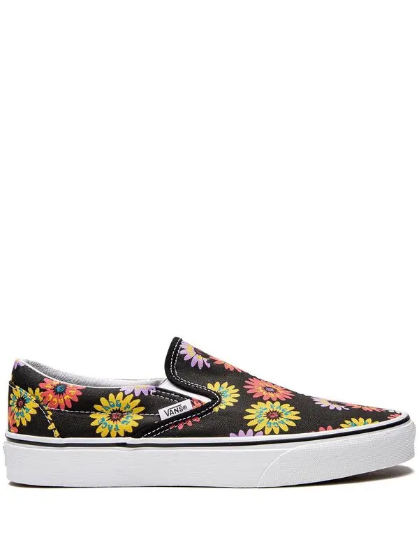VANS Classic Slip-on Sneakers - Black
