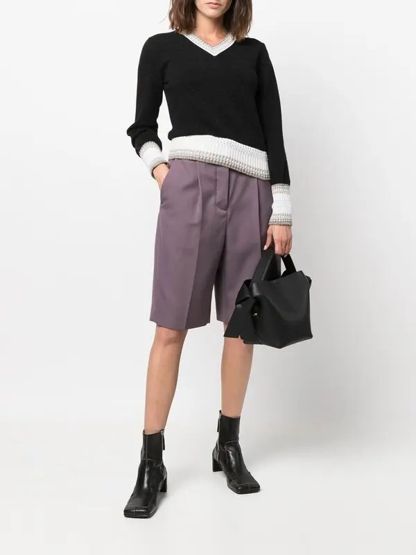 BARRIE V-neck Cashmere Sweater - Black