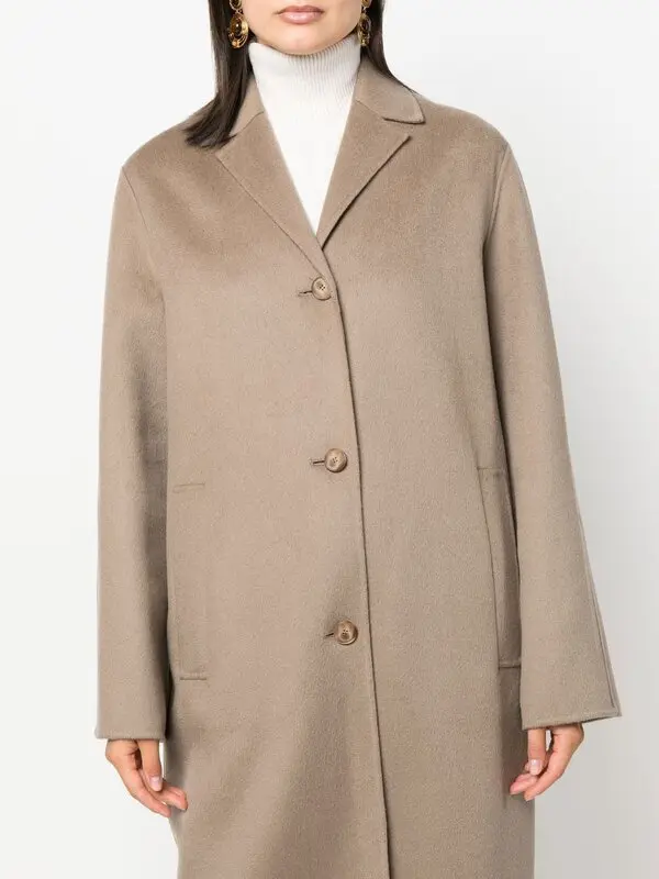 BARRIE Cut-out Collar
