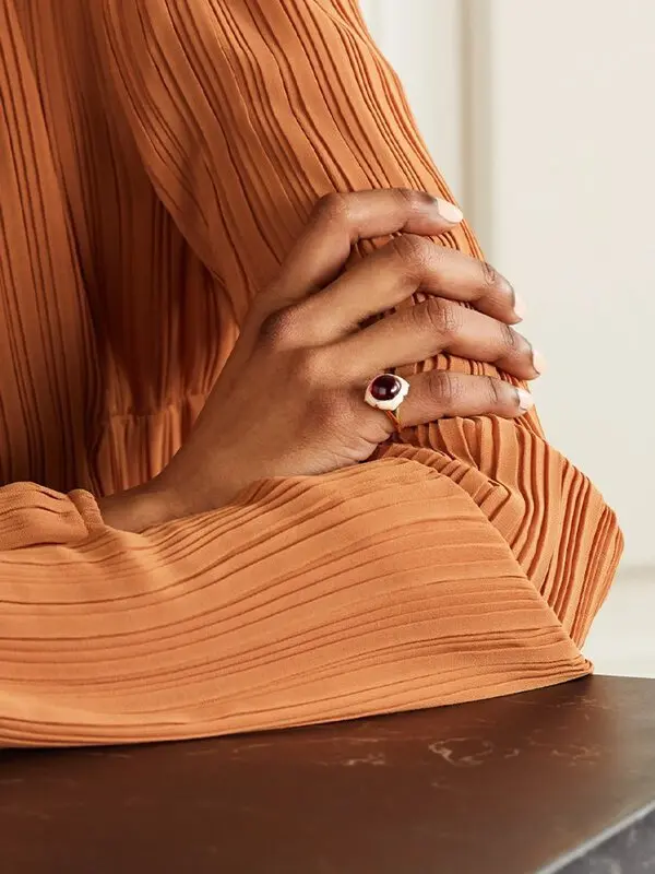 Noor Fares Pinky Ring