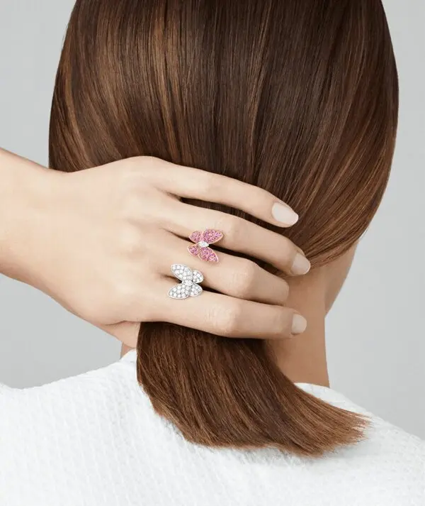 Van Cleef & Arpels Two Butterfly Between The Finger Ring