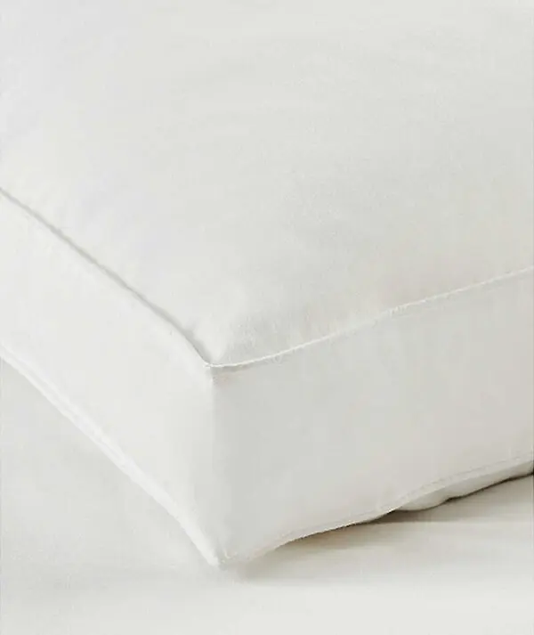 THE WHITE COMPANY Deluxe Down Alternative Super King Pillow
