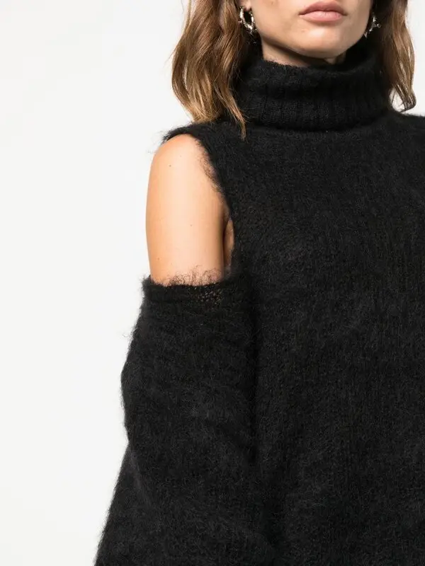 ANDREĀDAMO Cut-out Roll-neck Jumper