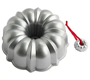 NORDICWARE Sparkling Bundt Pan & Ornament Set - One-color