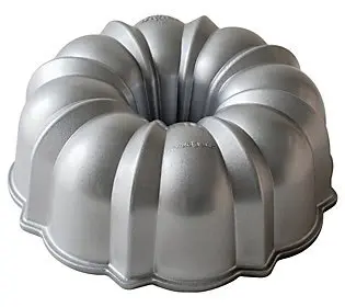 NORDICWARE Sparkling Bundt Pan & Ornament Set