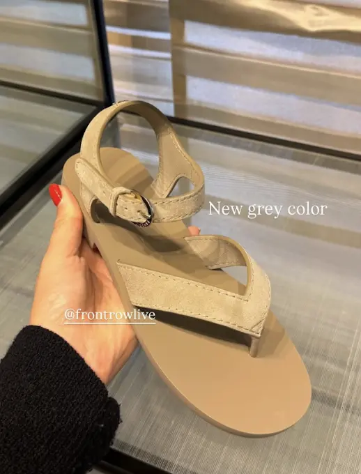 Chanel Thong Sandals - Natural