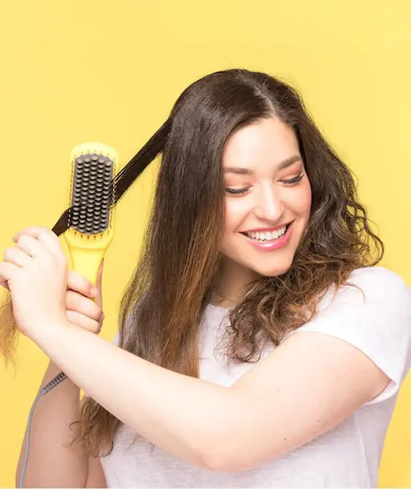 DRYBAR The Brush Crush Heated Straightening Brush