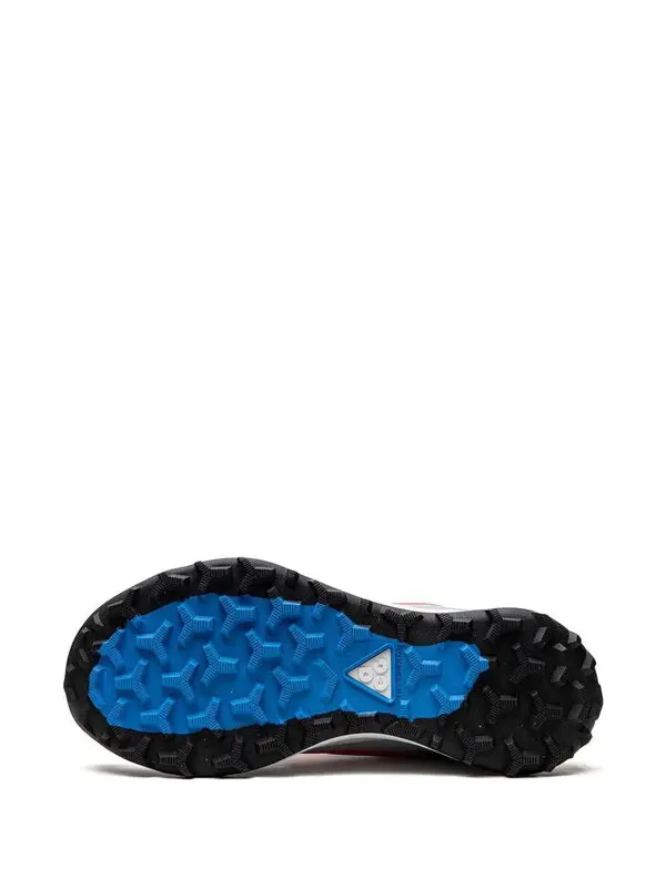 Nike Lowcate Sneakers