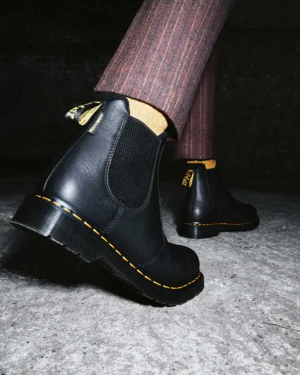 Dr. Martens 2976 Warmwair Leather Chelsea Boots