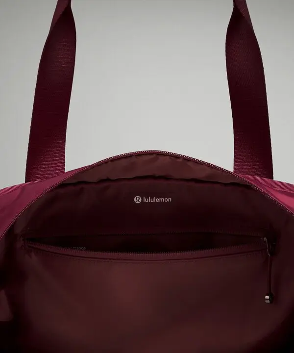 lululemon maroon bag Everywhere Belt 1L Red Merlot Decorated with a 2026 PGA Championship logo heat seal on the bottom left corner Lululemon Wineberry Purse | TikTok