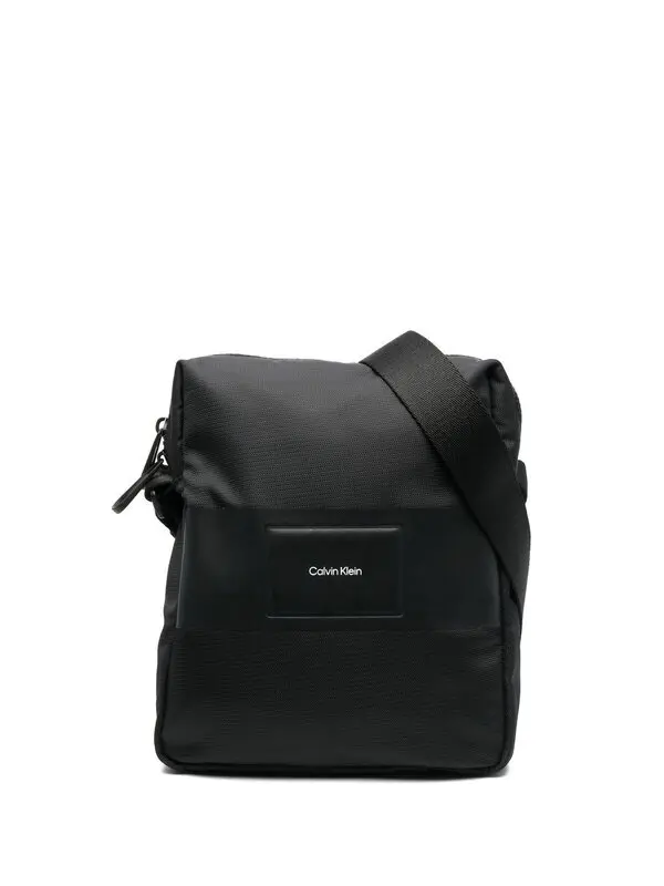 Calvin Klein Logo-patch Shoulder Bag - Black