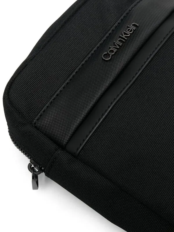 Calvin Klein Logo-plaque Shoulder Bag