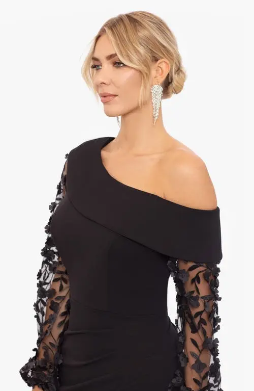 XSCAPE EVENINGS Floral Appliqué Gown - Black