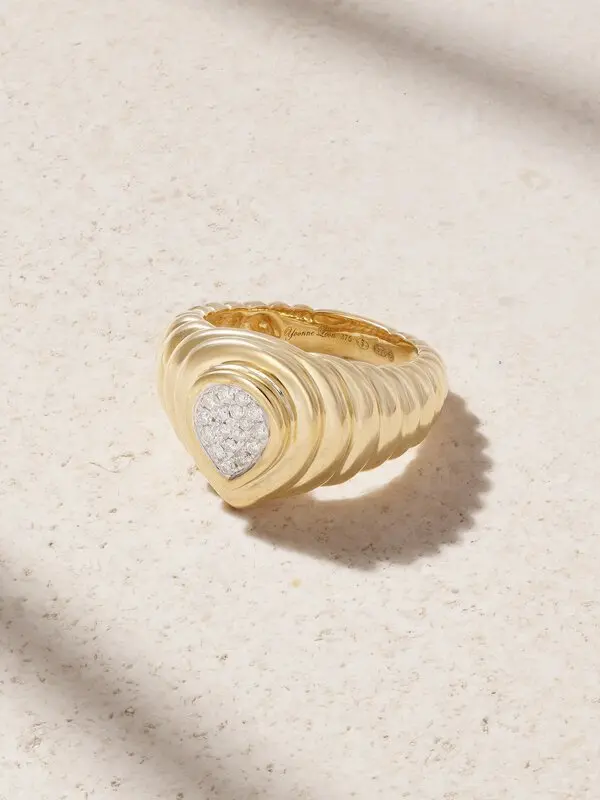 Yvonne Léon Mini 9-karat Diamond Signet Ring - Gold