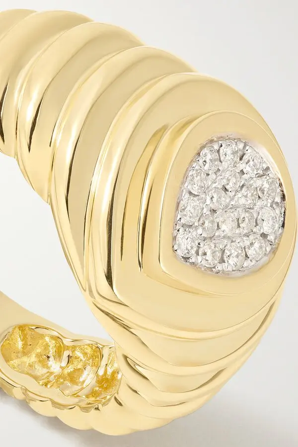 Yvonne Léon Mini 9-karat Diamond Signet Ring
