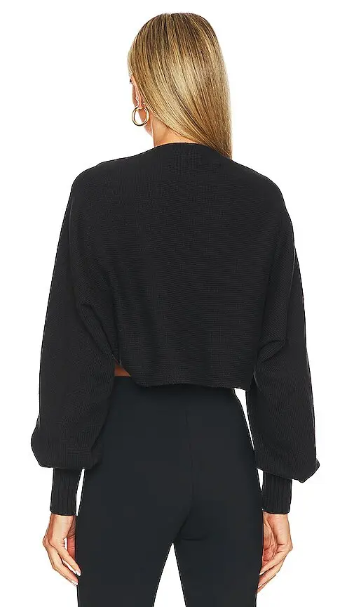 L'academie Farrah Shrug