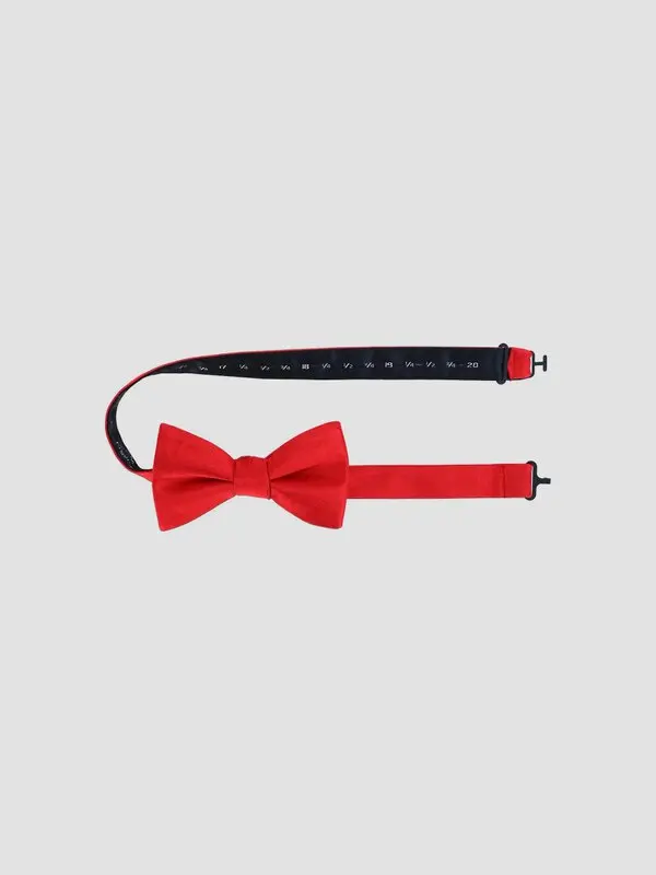 Trafalgar Sutton Collection Bow Tie - Red