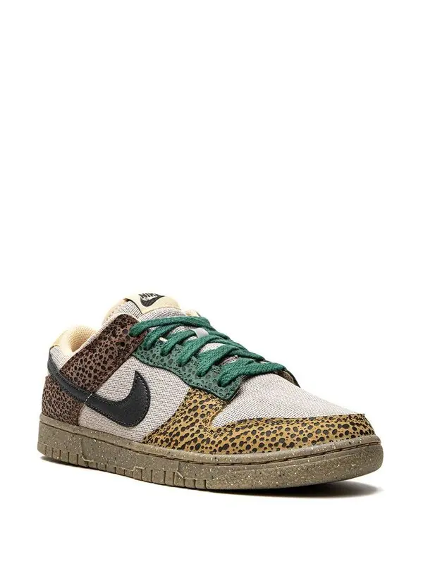 Nike Dunk Low Safari Golden Moss Sneakers - Brown