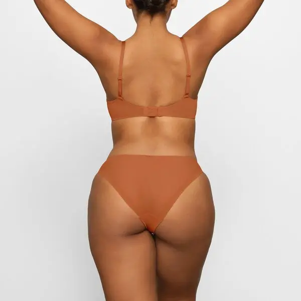 SKIMS Scoop Bra | Medium Neutral | | Weightless - Bronze