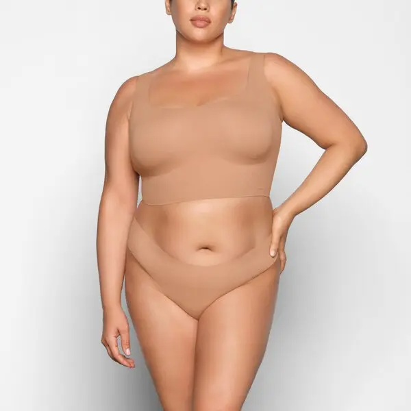 SKIMS Wireless Naked Scoop Tank Bra