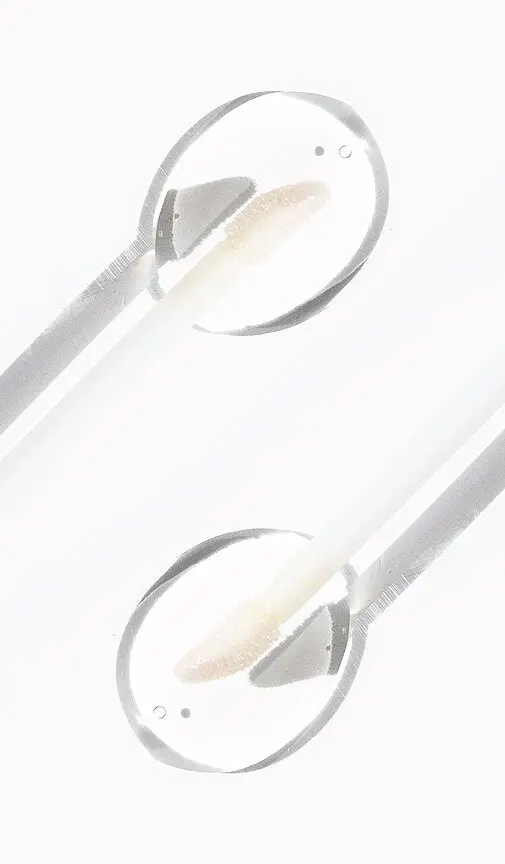 DR. LARA DEVGAN Platinum Lip Plump Spf 30