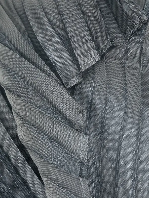 Giorgio Armani Fully-pleated Button Cape