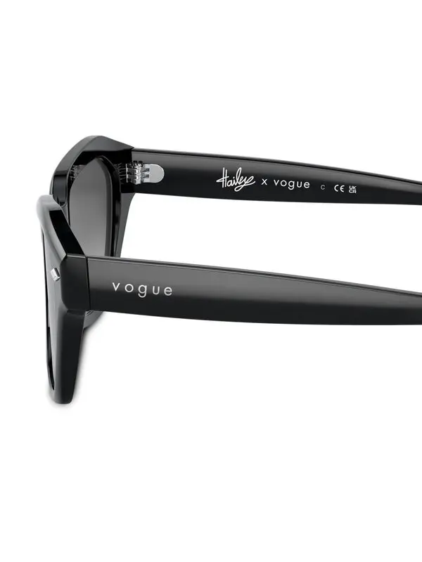 VOGUE EYEWEAR Square Frame Sunglasses