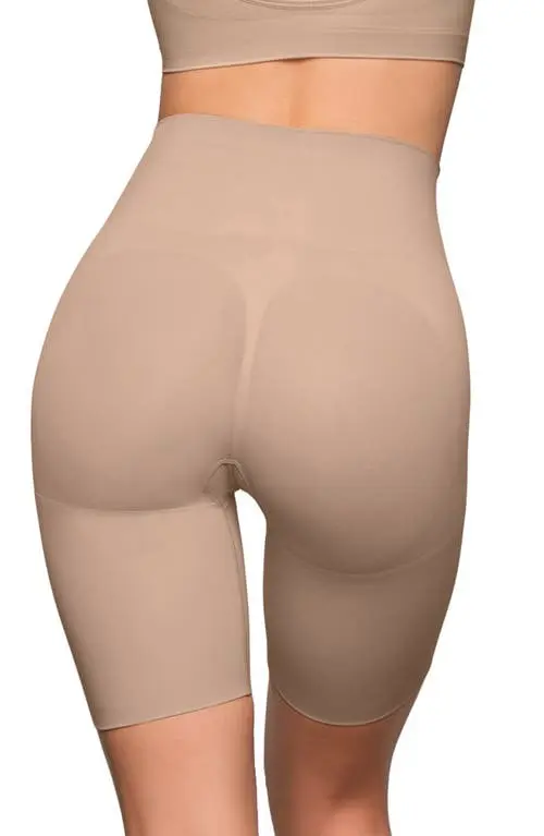SKIMS Butt Enhancing Lifting Shorts - Clay