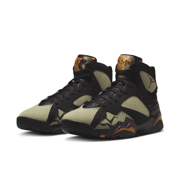 JORDAN Air Retro Se Shoes