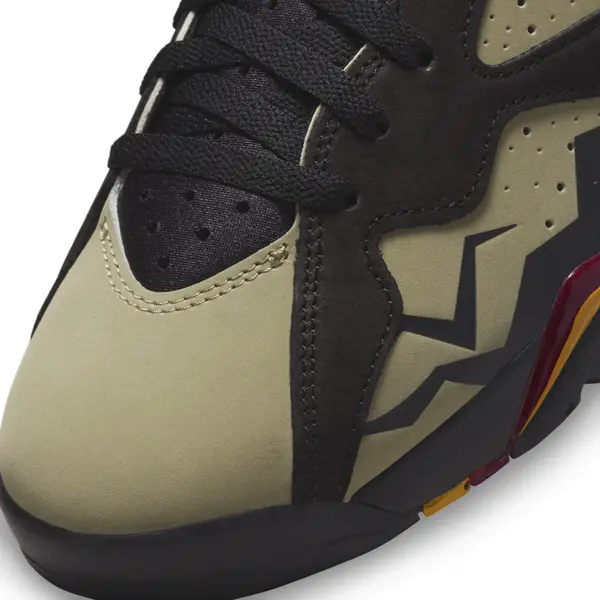 JORDAN Air Retro Se Shoes