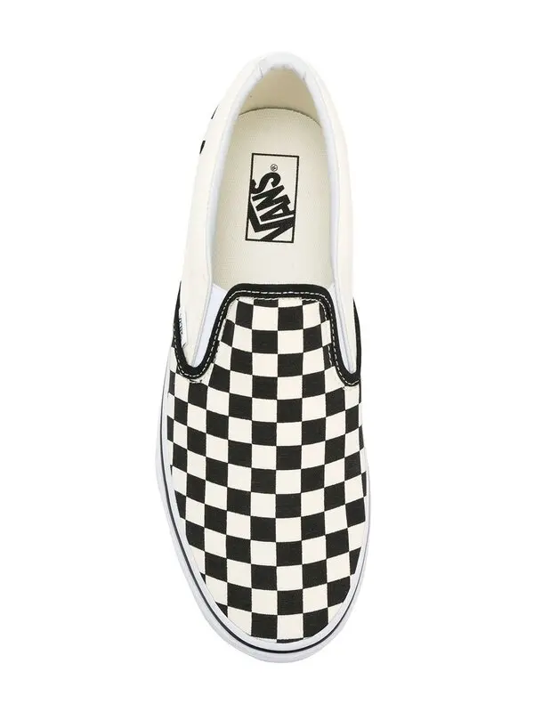 VANS Classic Slip-on Sneakers