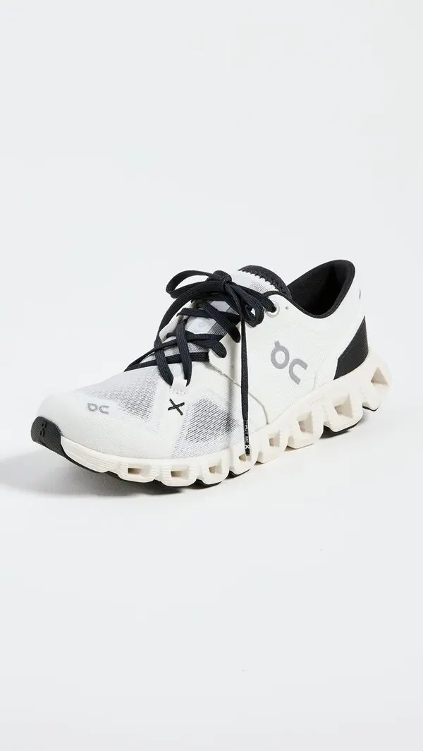 On Cloud X 3 Sneakers