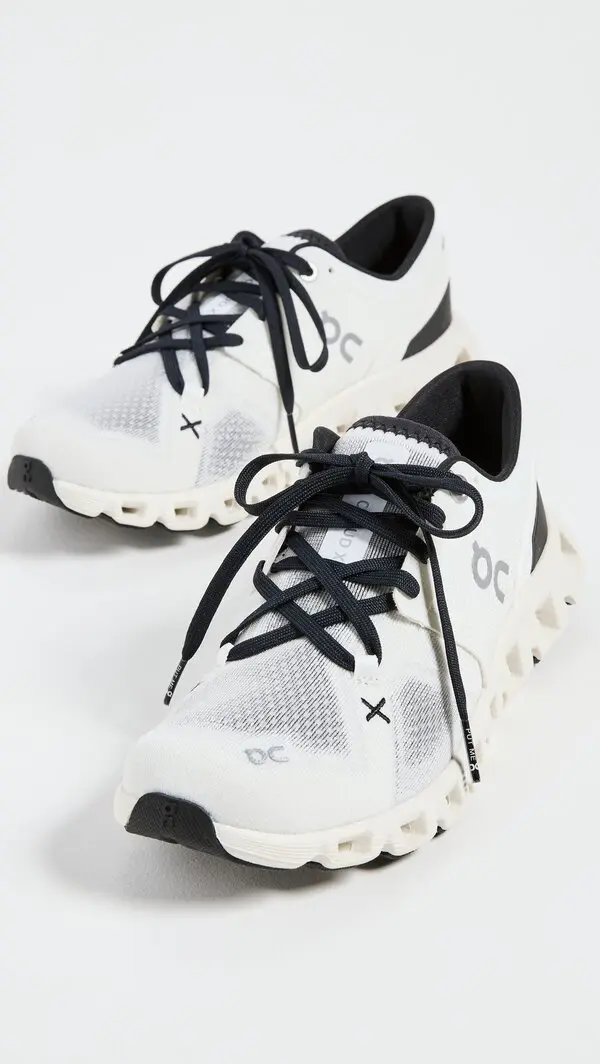 On Cloud X 3 Sneakers