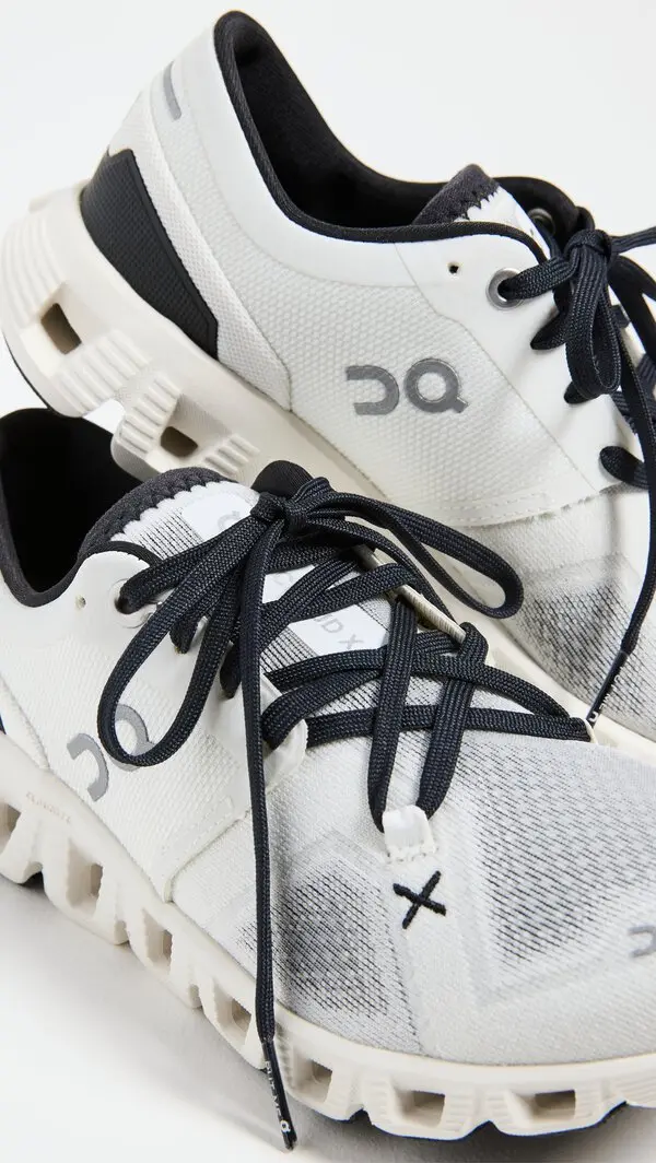 On Cloud X 3 Sneakers