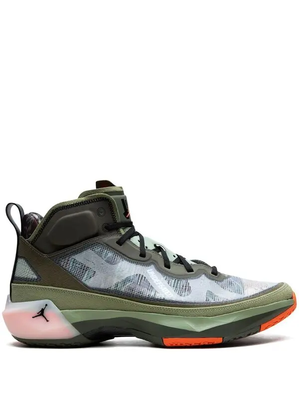 JORDAN X Undefeated Air 37 Flight Jacket Sneakers - Green