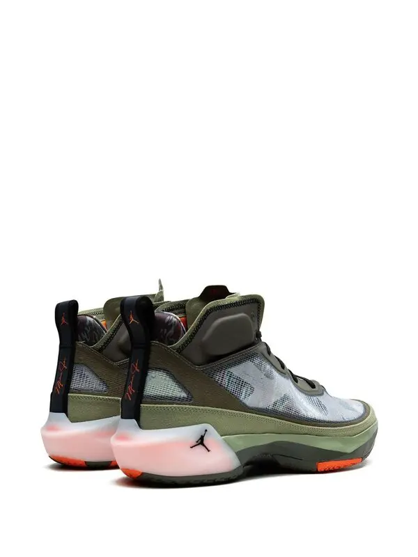 JORDAN X Undefeated Air 37 Flight Jacket Sneakers - Green