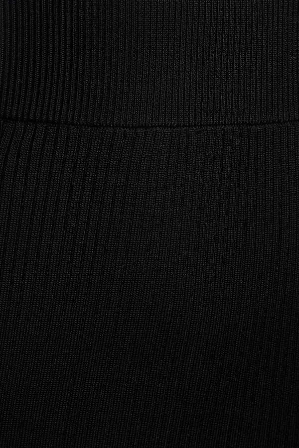 Good American Ribbed Knit Midi Skirt With Side Slit