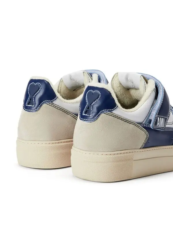 AMI Paris De Coeur Low-top Sneakers