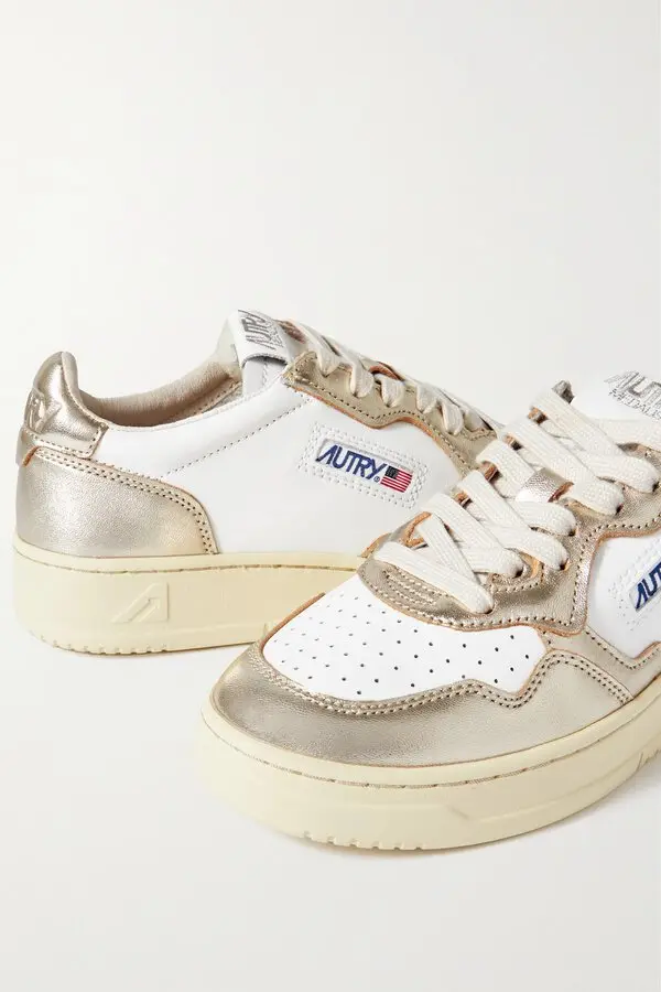 AUTRY Medalist Low Metallic Leather Sneakers - Gold