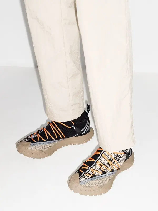 Nike Mountain Fly Low Fossil Stone/black Sneakers
