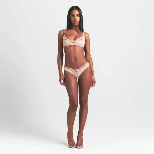 SKIMS Fits Everybody Lace Dipped Thong - Mica Sketched Hearts