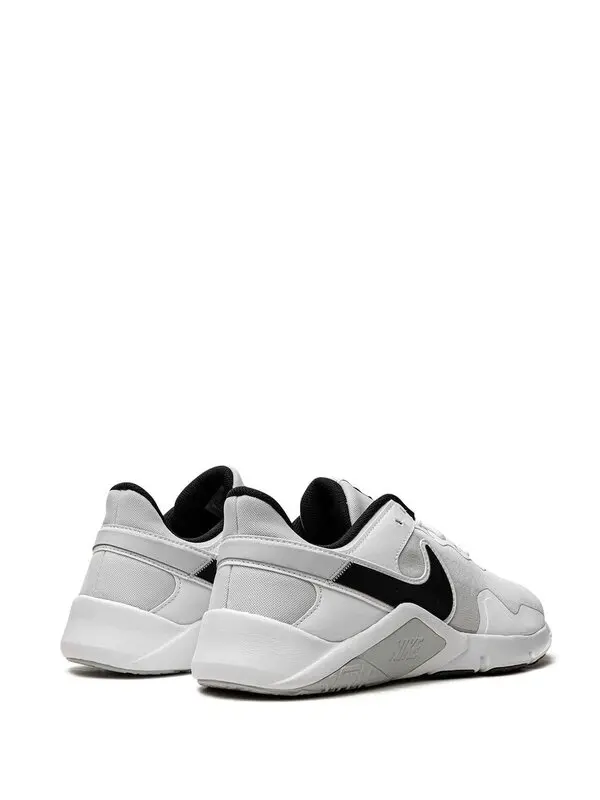 Nike Legend Essential 2 Sneakers