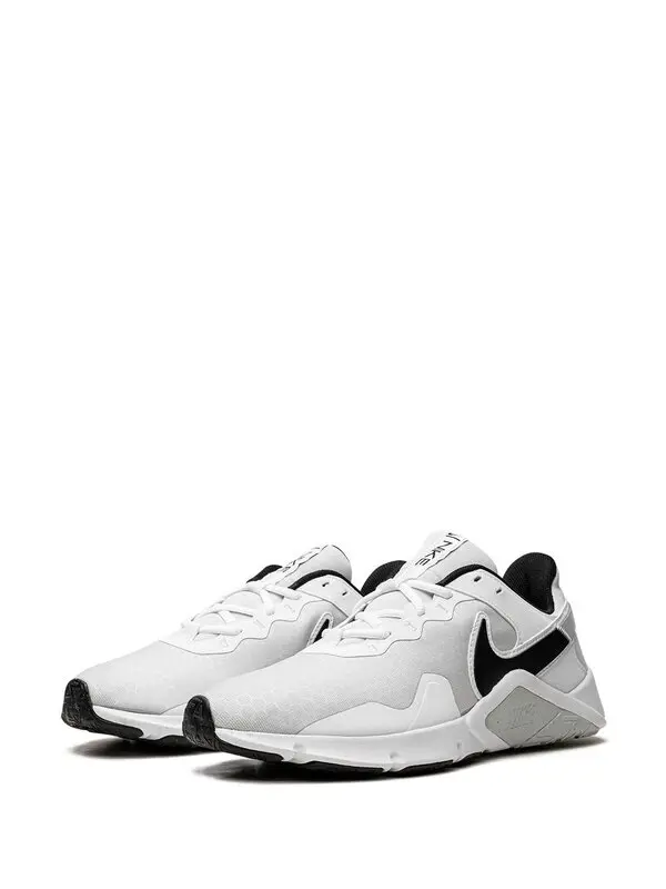 Nike Legend Essential 2 Sneakers