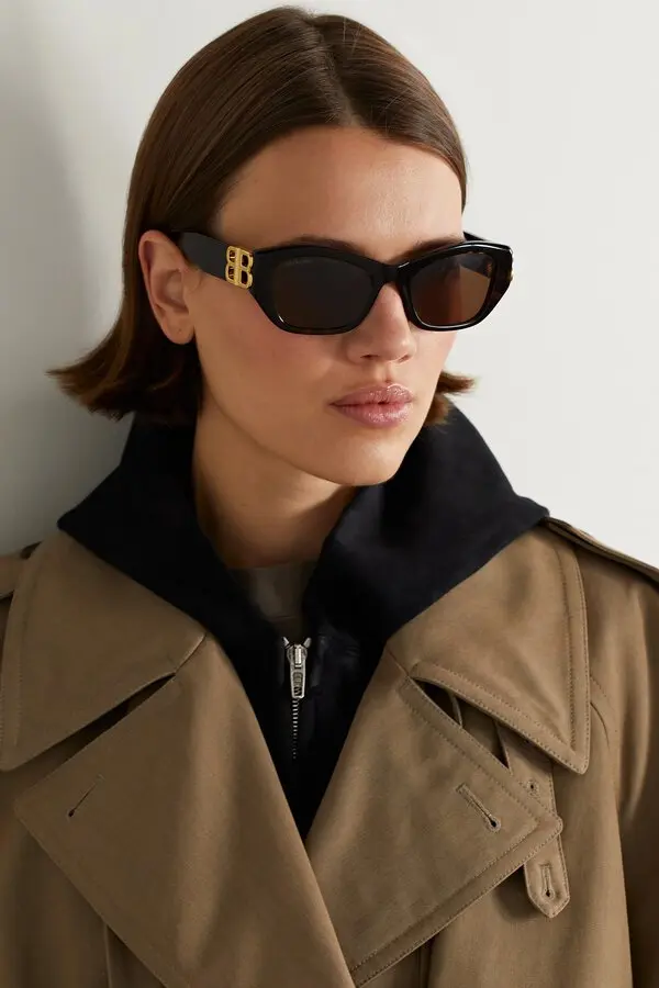 Balenciaga Women\'s Tortoiseshell Cat-Eye Sunglasses with Logo Balenciaga Brown Tortoise BA 143 Logomania Cat Eye  main image 2