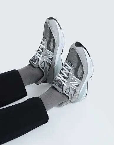 NEW BALANCE 990 Sneakers - Grey