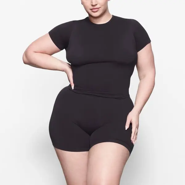 SKIMS Soft Smoothing Seamless T-shirt - Onyx
