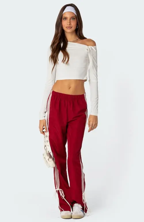 EDIKTED Winona One-shoulder Crop Top