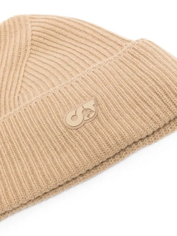 ALPHA TAURI Logo-patch Ribbed-knit Beanie