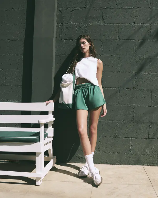 Vuori Villa Relaxed Fit Shorts - Emerald